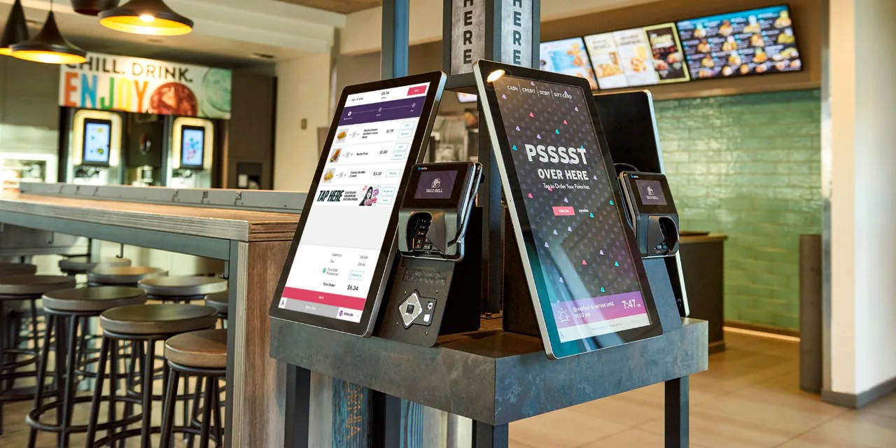 Top 8 Creative Ways & Benefits of Using Restaurant Digital Signage ...